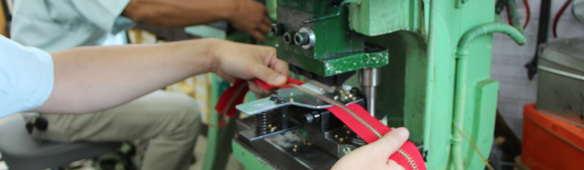 YKKファスナーを日本一早く納品 | Quick Fastener